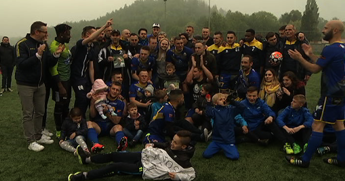FOOT (P3C) Elouges-Dour atomise Ecaussinnes 7-2 et est sacré Champion ! | Tele MB