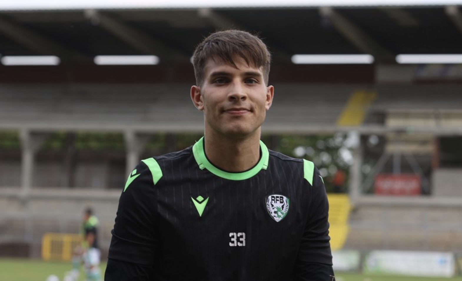 Foot : Fin de mercato agitée pour nos clubs ! | Tele MB