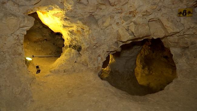 Redescendre dans les minières néolithiques de Spiennes: c'est de ...