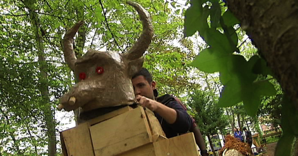 Mons - Trois dragons et un minotaure aux Jardins Suspendus | Tele MB