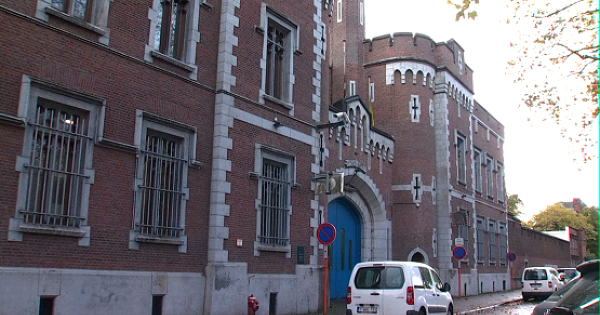Mons - Grève peu suivie à la prison de Mons! | Tele MB