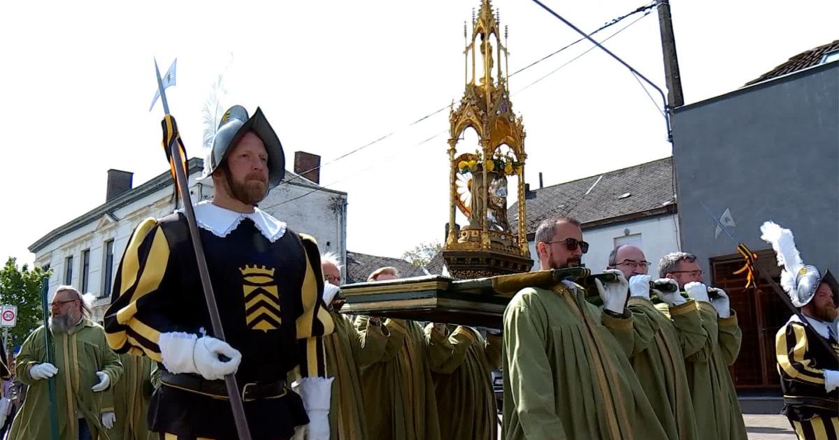 Frameries - Une procession Sainte-Waudru sous le soleil | Tele MB